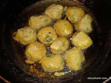 Paneer ke Pakore - cottage cheese pakora- पनीर के पकोड़े