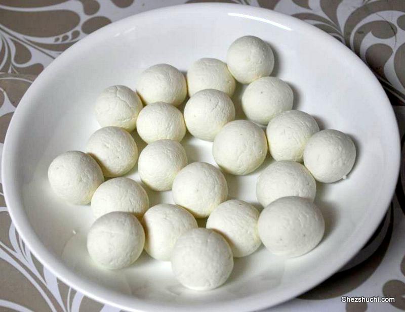 हिंदी -Rosogulla, Rasgulla, white sponge, रसगुल्ला, रसगुल्ले
